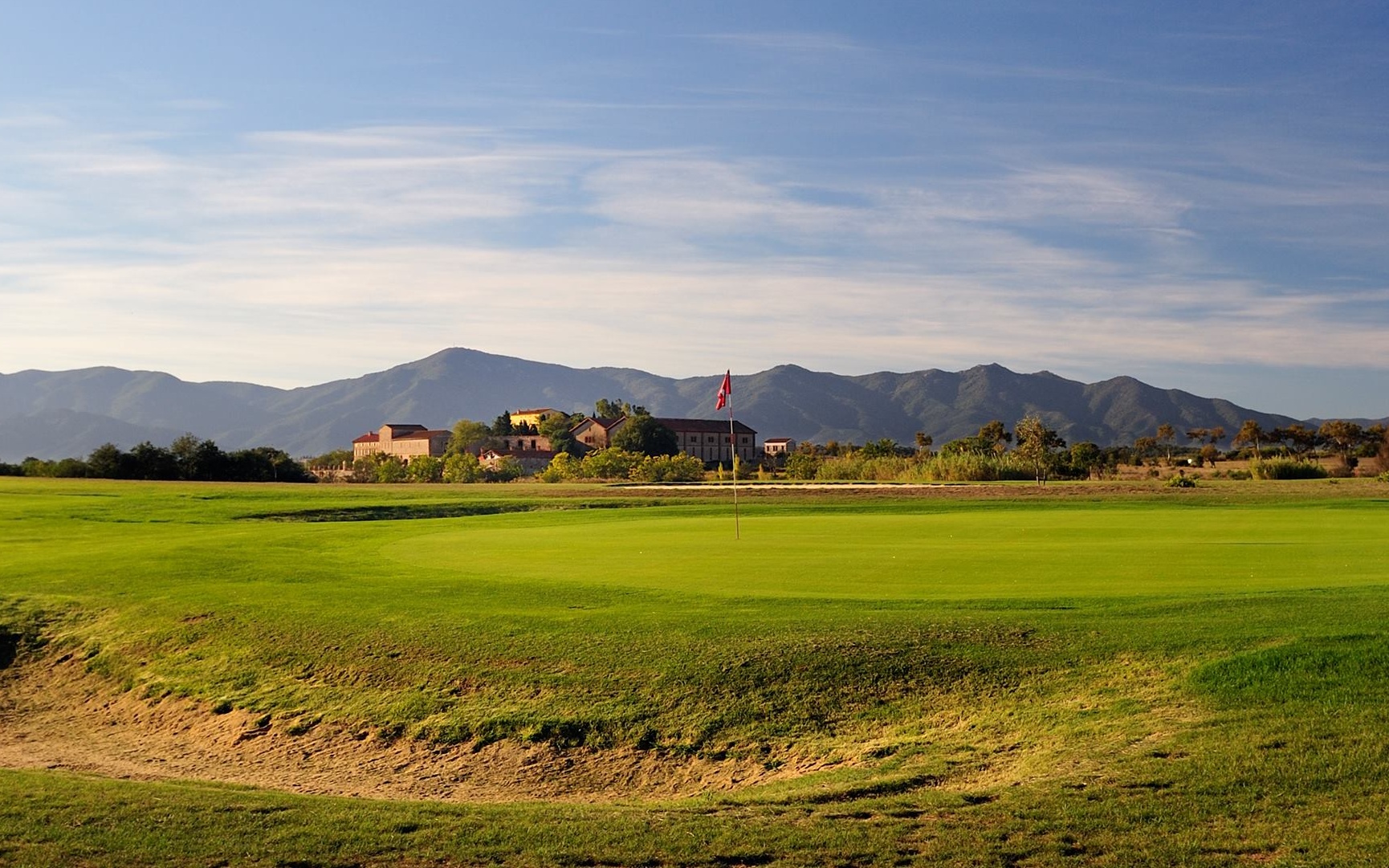 Golf Club de Montescot - 9 holes, par 36 in stunning setting